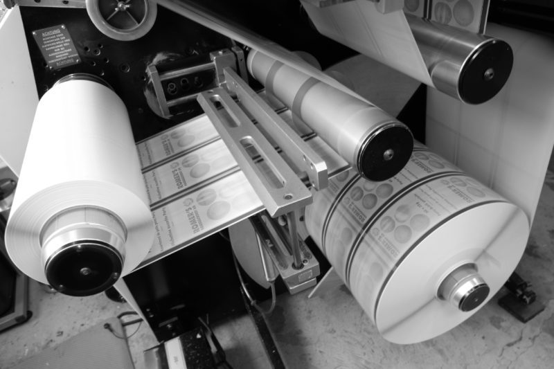 Stanzerei / Konfektion | Etimark AG - Verpackungsdruck